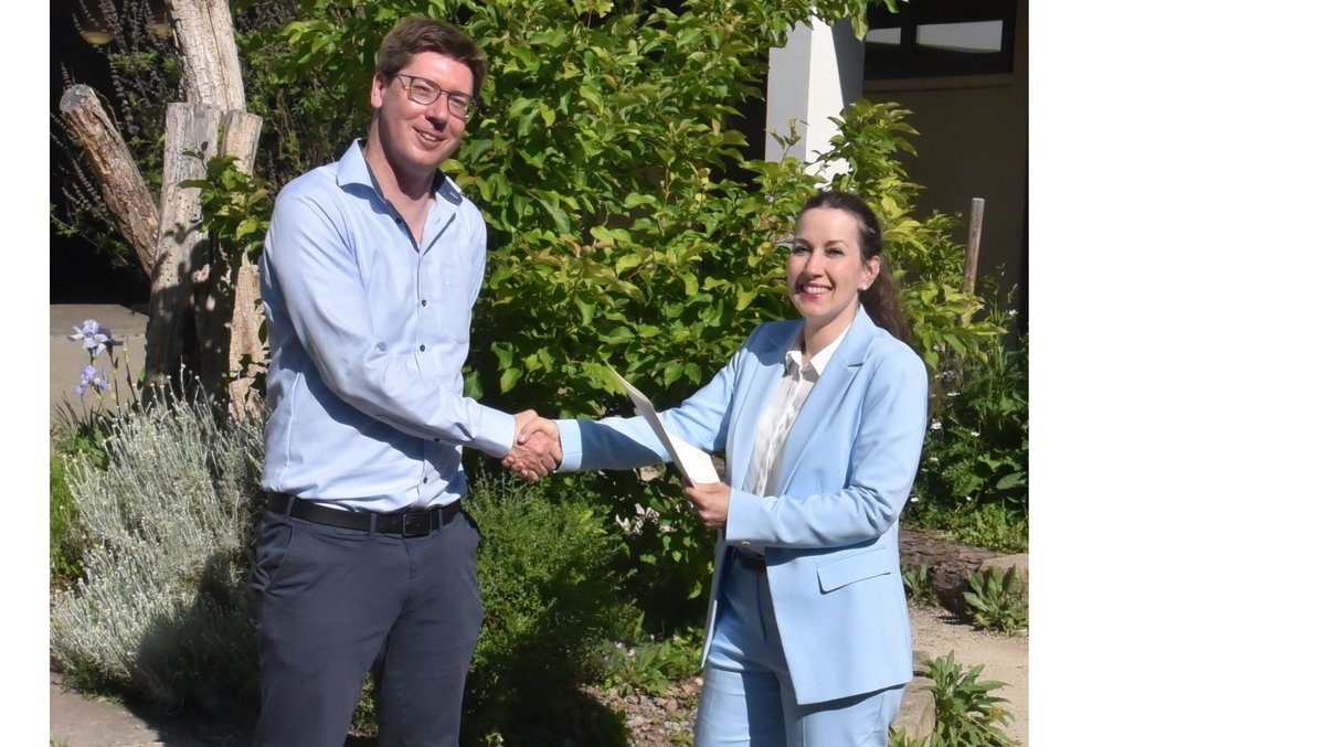 Timo Lang ist neuer Leiter des Philipp-Matthäus-Hahn-Gymnasiums in ...